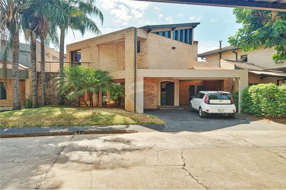 ALQUILO RESIDENCIA EN LUQUE - BARRIO CERRADO. Ref #V5BBD5 - infocasas.com.py