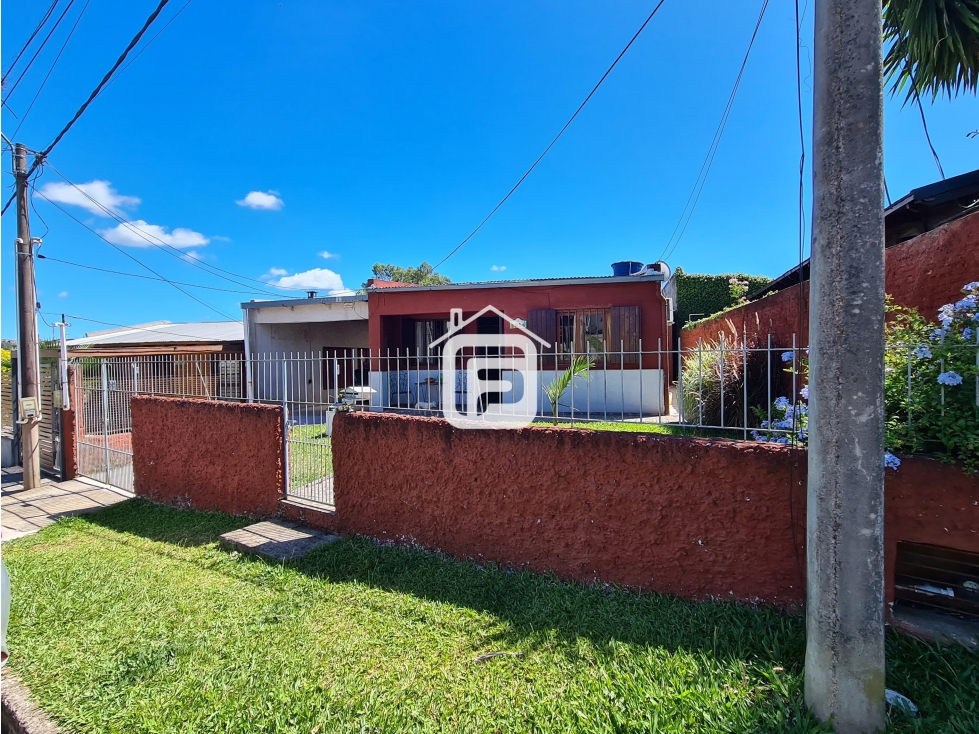 VENDE CASA DE 3 DORMITORIOS EN EXCELENTE ESTADO CON AMPLIO TERRENO. Ref #I1A0E4 - infocasas.com.uy