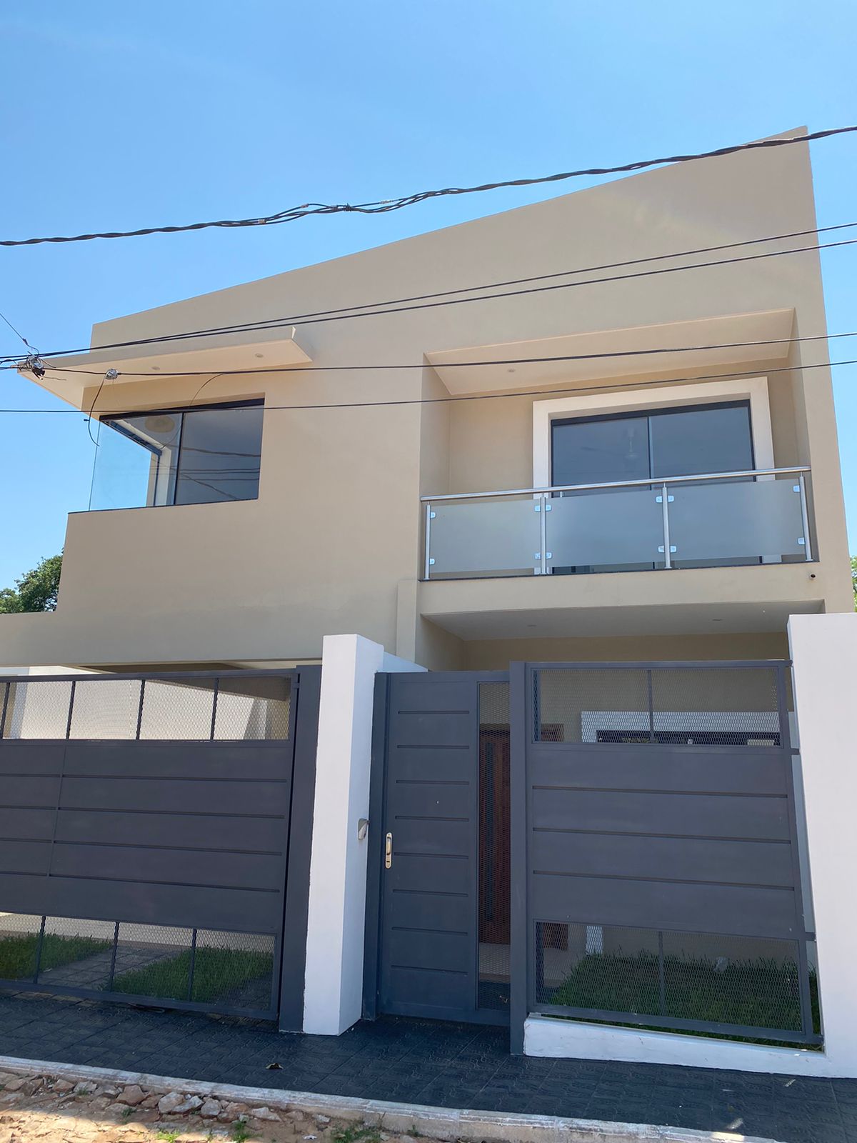 ALQUILO MODERNO DUPLEX A ESTRENAR EN FERNANDO SUR . Ref #FB8ED3 - infocasas.com.py