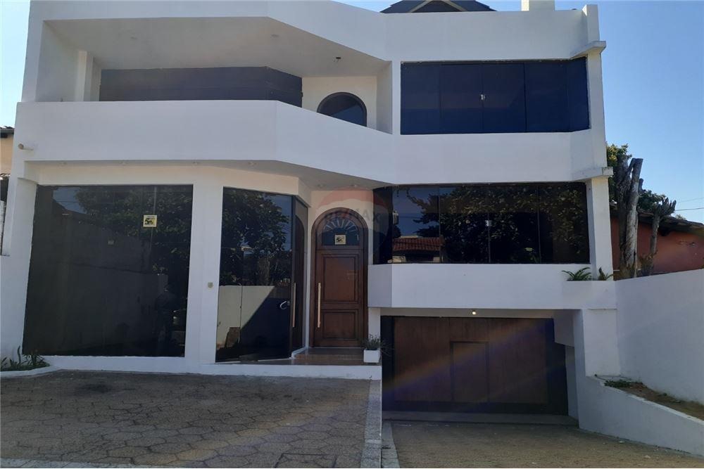 VENDO RESIDENCIA O EDIFICIO DE 5 NIVELES EN BARRIO MBURICAO. Ref #ZBA775 - infocasas.com.py