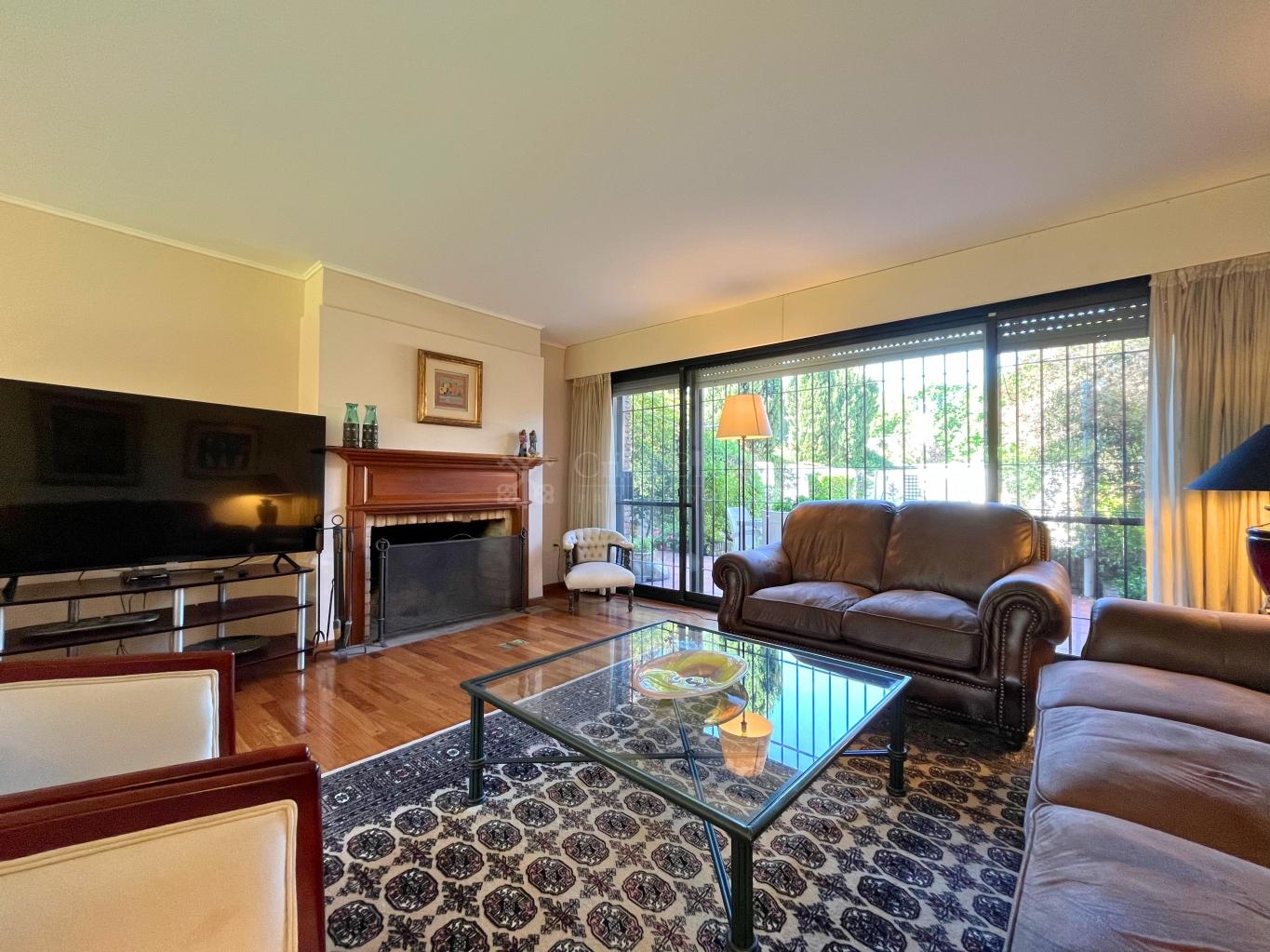 Casa 4 dormitorios en suite + escritorio y servicio completo - Carrasco Sur - Ref 1351. Ref # ...