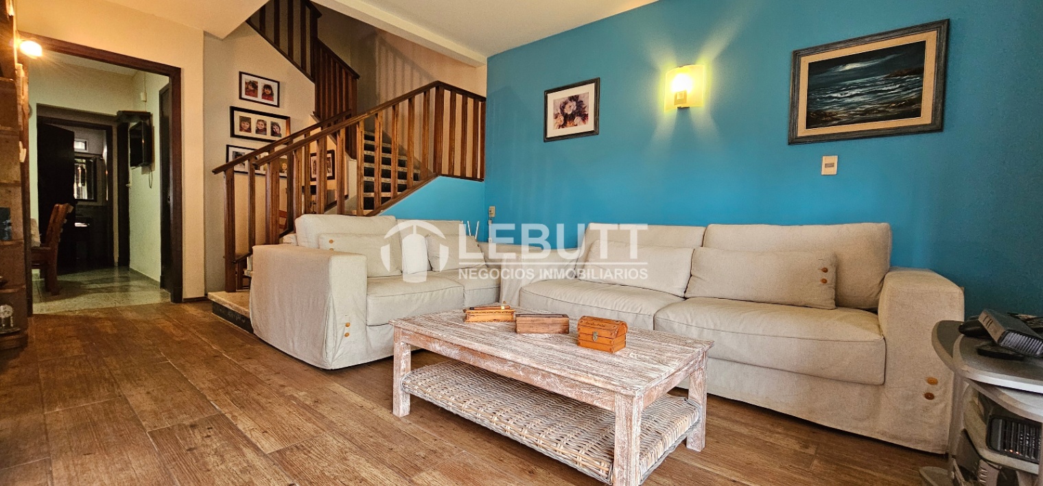 Venta 4 Dormitorios 3 Baños 2 Plantas. Garaje x 2. Barbacoa. Punta Gorda. Ref #U45B4D