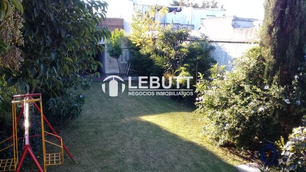 Casa Venta Buceo 5 Dormitorios 3 Baños Fondo Con Barbacoa Y Servicio. Ref #QA4CD8