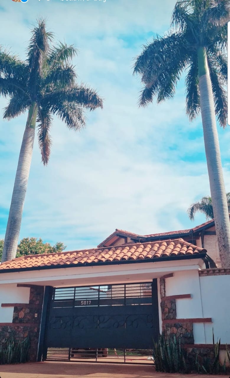 Alquilo Hermosa Casa Con Piscina - Zona Leopardi. Ref #J58F55 - infocasas.com.py