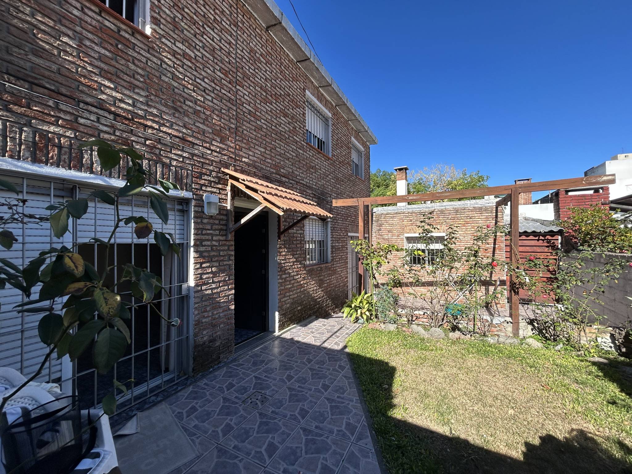 Venta de Casa con 3 dormitorios en Malvin. Ref #N7DD24