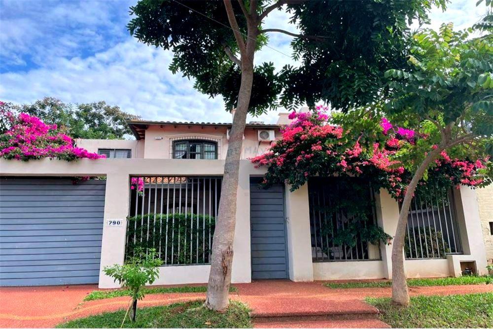 AMPLIA CASA EN B° VILLA AURELIA. Ref #TC5B87 - infocasas.com.py