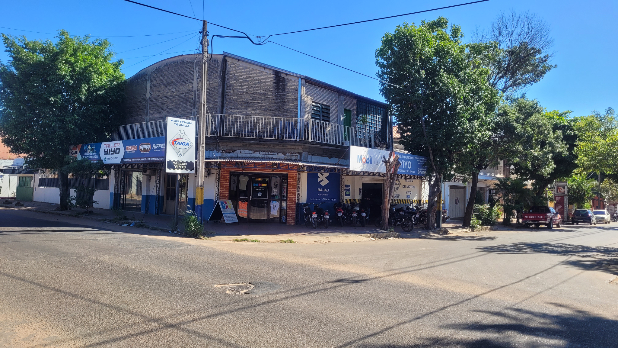 Casa y tinglado sin intermediarios en el centro de Luque. Ref #NFB728
