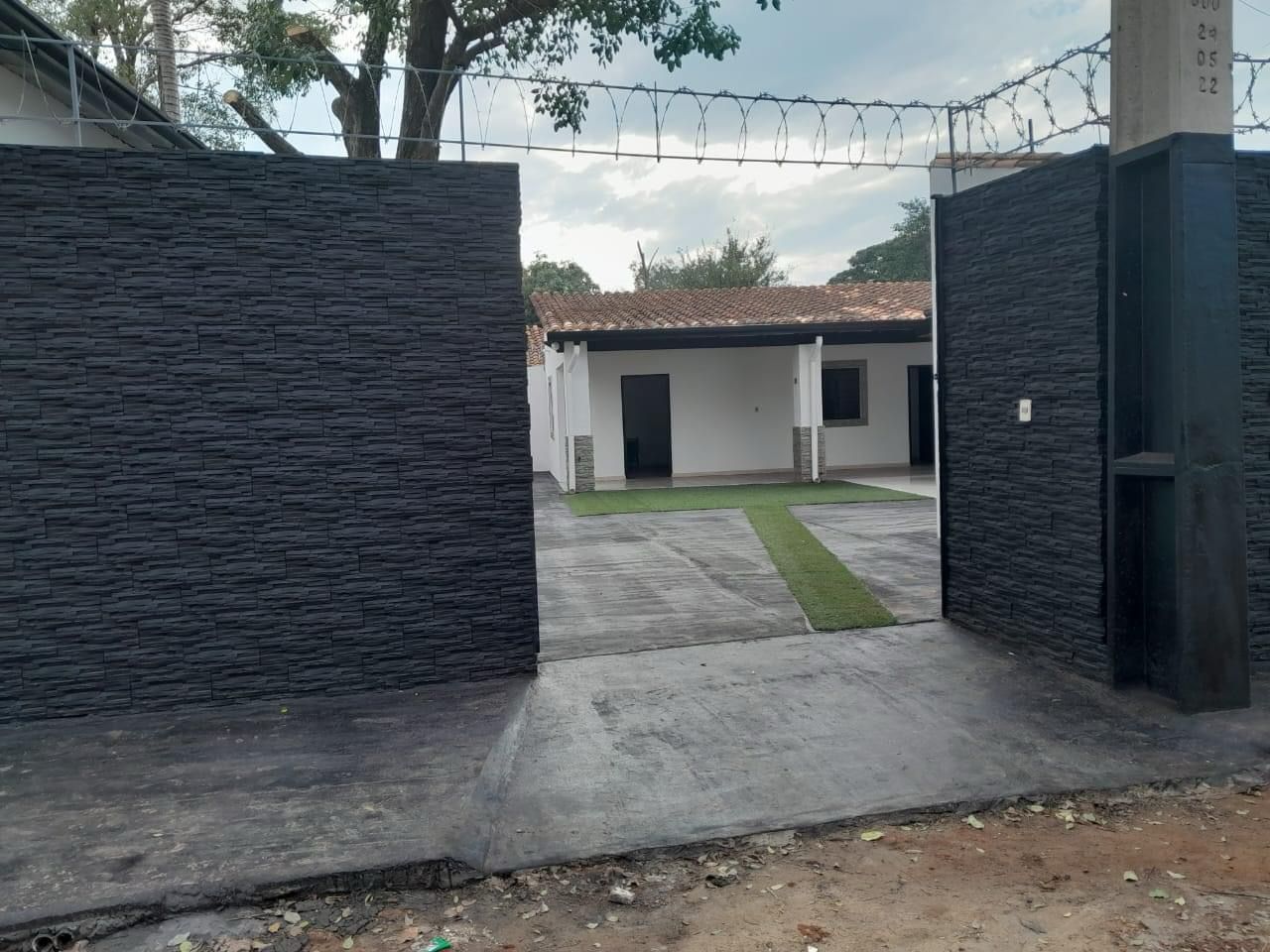 ALQUILO CASA EN SAN LORENZO ZONA LAGUNA GRANDE . Ref #K5E776 - infocasas.com.py