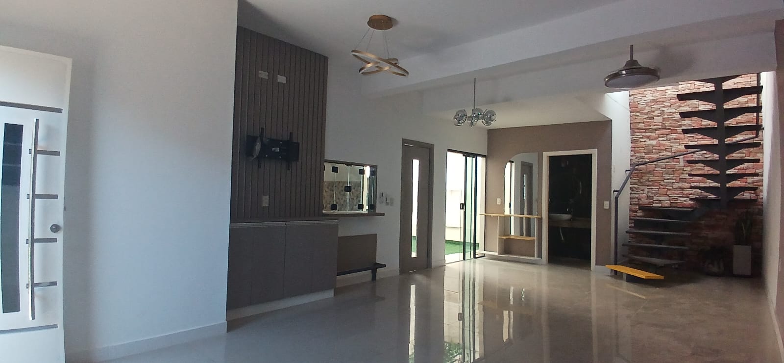 # ALQUILO HERMOSO Dúplex a estrenar, zona Mburucuyá . Ref #G74DE5
