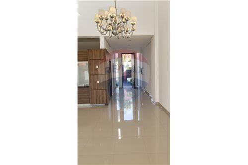 ALQUILO DUPLEX EN BARRIO SAN JORGE. Ref #CDCDC4 - infocasas.com.py