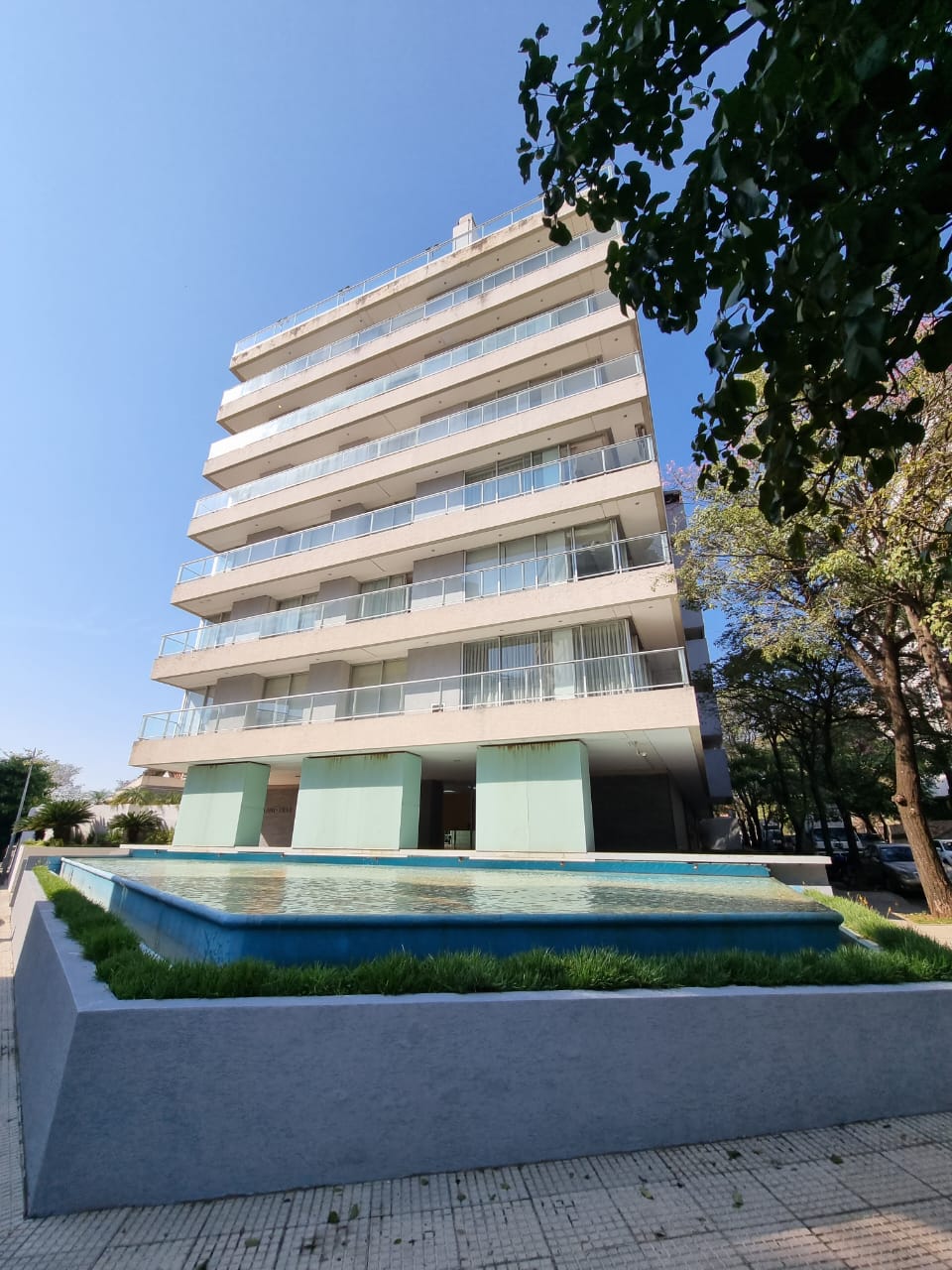 *ALQUILO HERMOSO PENTHOUSE BARRIO LAS MERCEDES* . Ref #D186F2 - infocasas.com.py