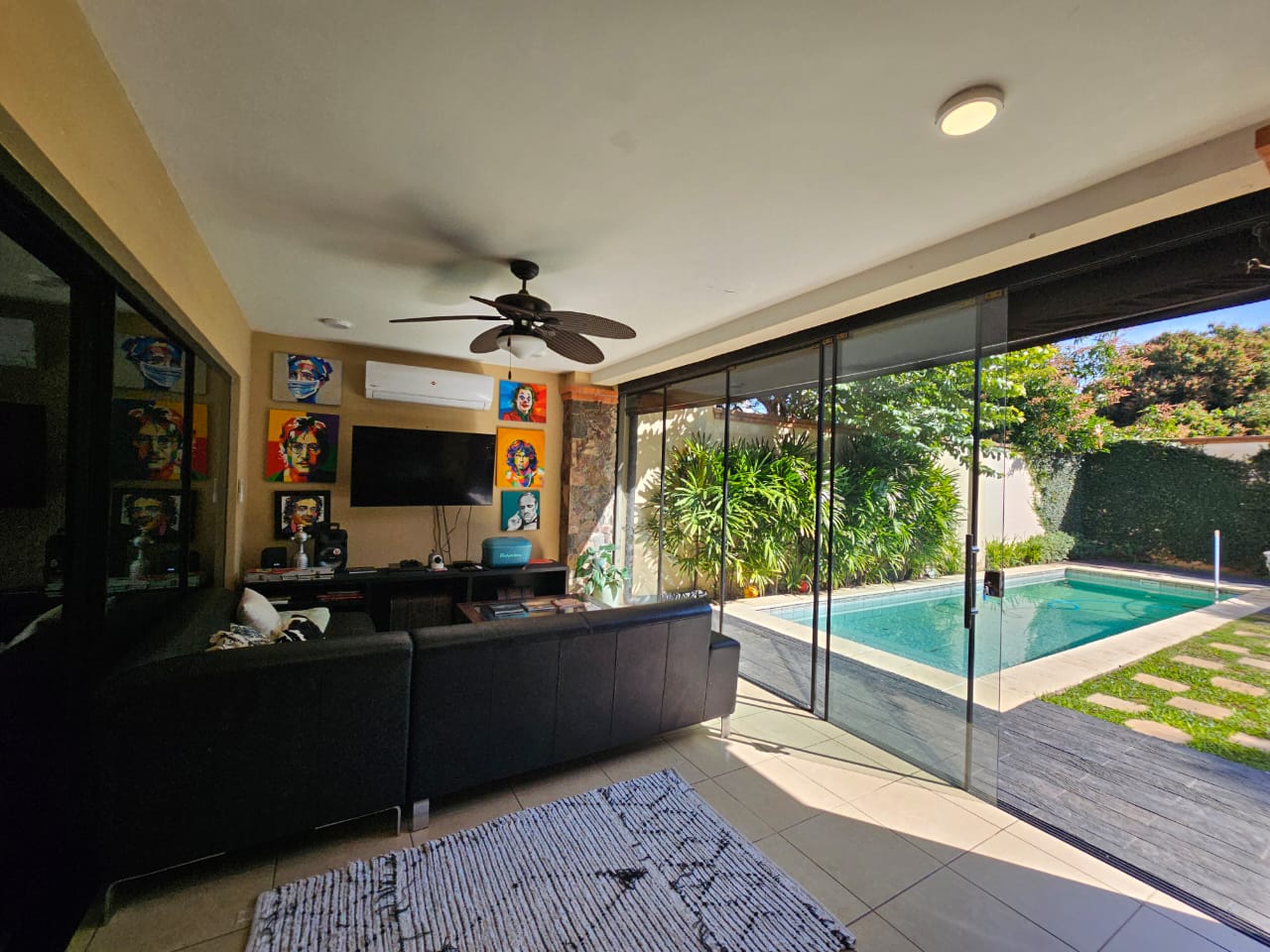 VENDO CASA ZONA MBURUCUYA . Ref #UB0C14 - infocasas.com.py