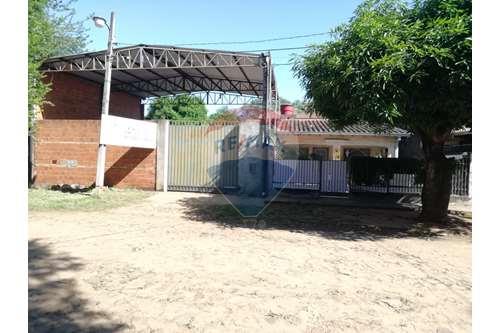Casa - Venta - Paraguay Central Luque. Ref #Y2944A - infocasas.com.py