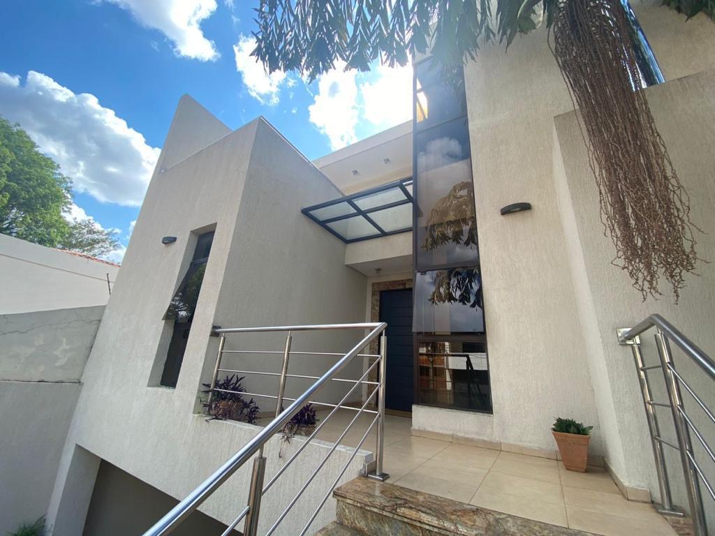 *ALQUILO LUJOSA RESIDENCIA MINIMALISTA EN EL BO. MCAL. ESTIGARRIBIA:. Ref #S66C59 - infocasas.com.py