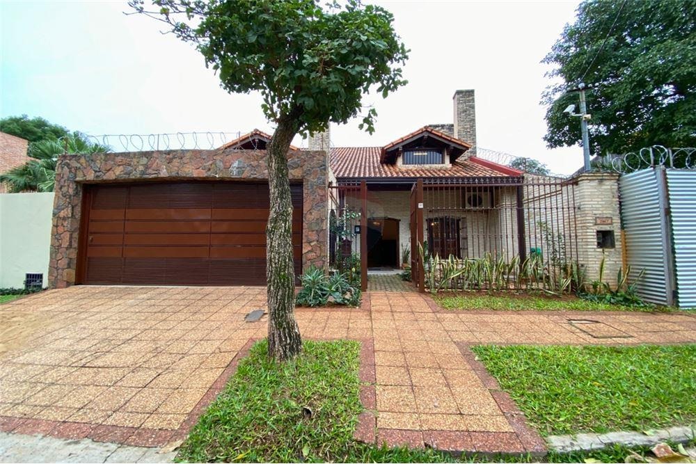 ALQUILO AMPLIA CASA EN BARRIO HERRERA 5 HABITACIONES. Ref #D451BD - infocasas.com.py