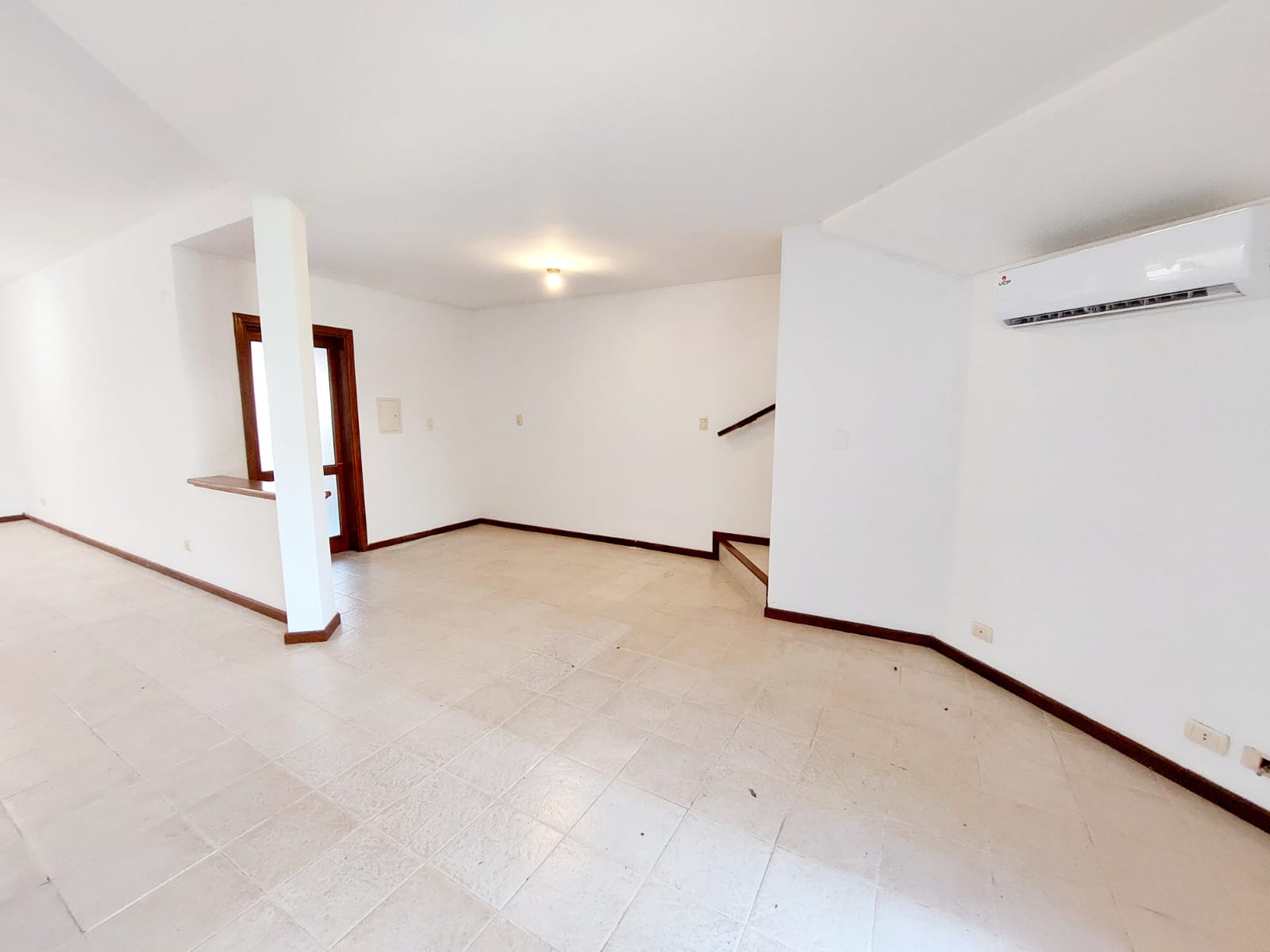 Alquilo amplio Duplex, Zona BCP / El Mangal, Parque de la Salud. Ref #I6CAB4 - infocasas.com.py