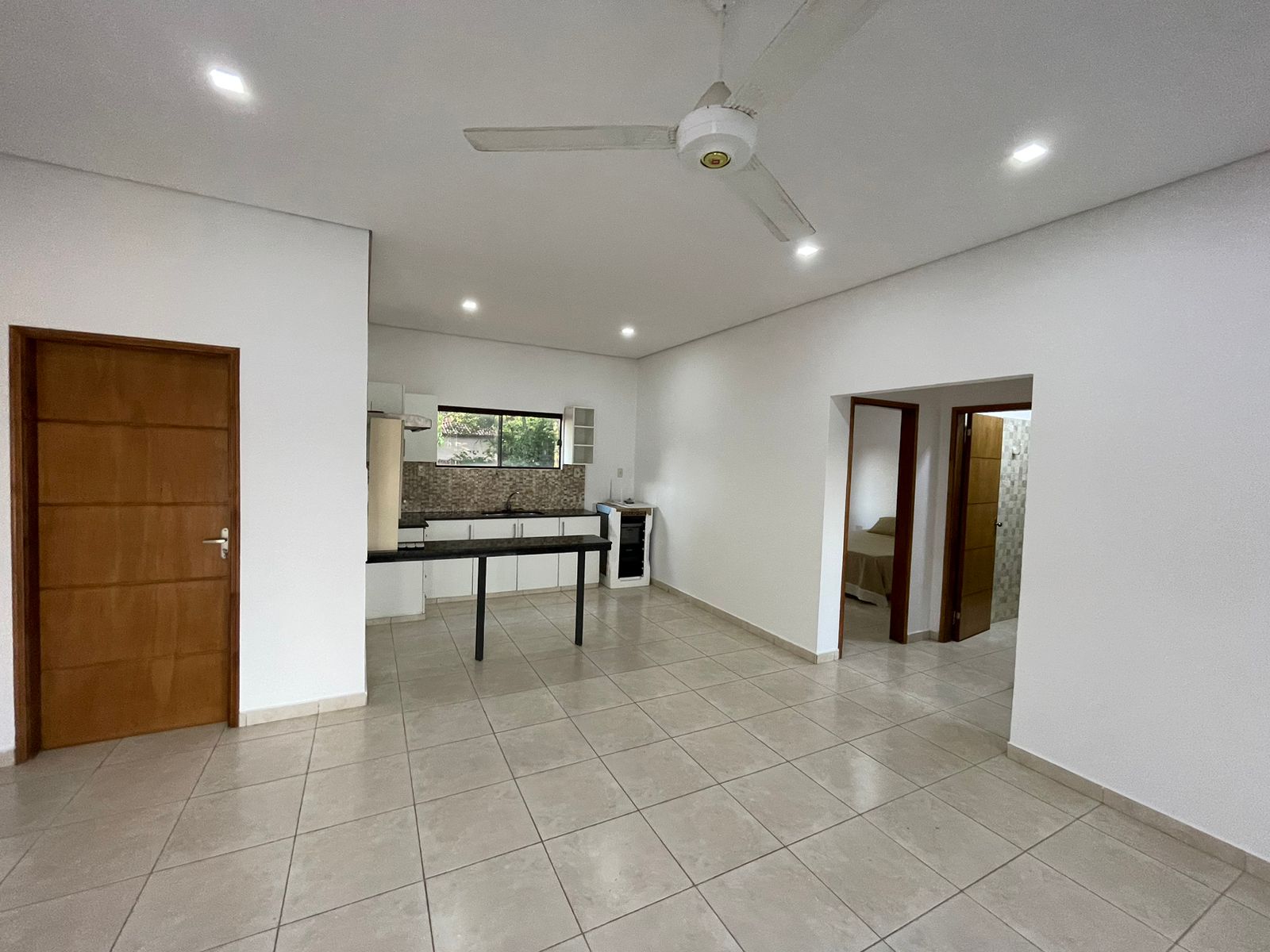 Alquilo Amplio Departamento En Luque Zona Conmebol!!. Ref #O42DB6 - infocasas.com.py