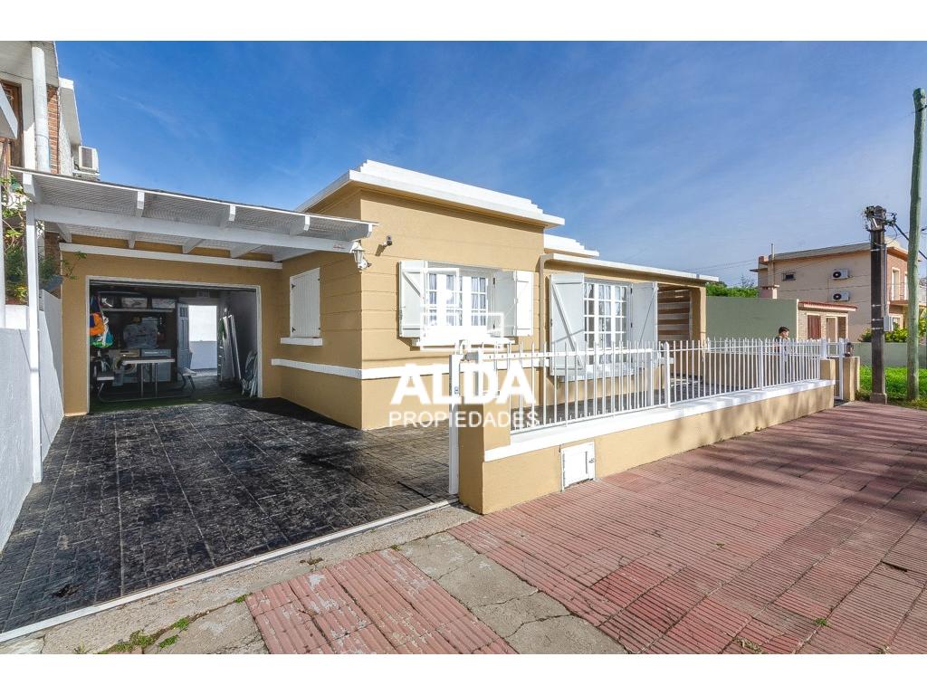 Casa en Centro Ref. CA501695. Ref #Q5E5F6 - infocasas.com.uy