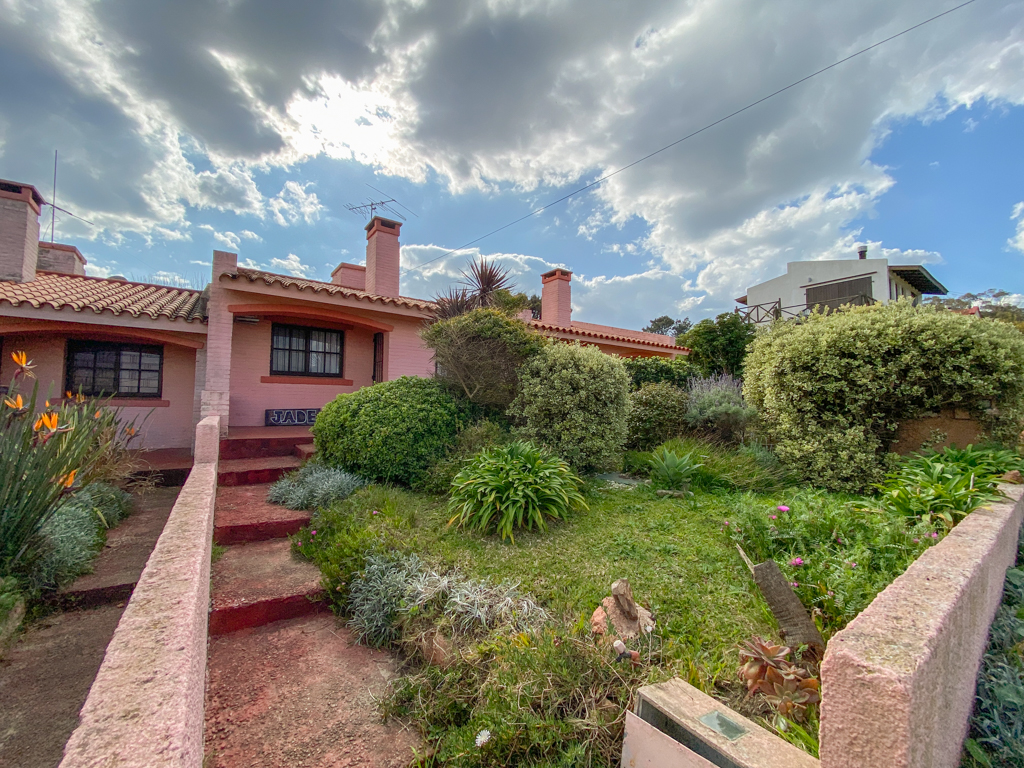 CASA PUNTA COLORADA MALDONADO JADE CA201548 2 DORMITORIOS 1 BAÑOS. Ref ...