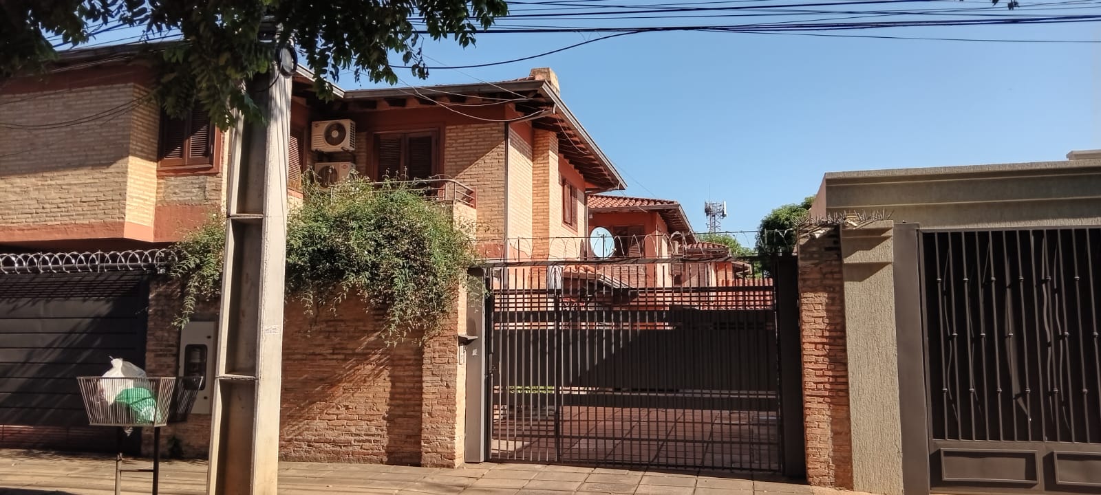 # Alquilo duplex en condominio barrio mcal Estigarribia. Ref #AD1D13 - infocasas.com.py