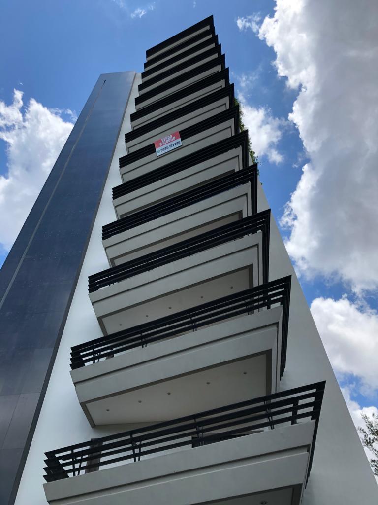 VENDO AMPLIO DEPARTAMENTO EN EXCLUSIVO EDIFICIO CALYPSO. Ref #HBB584 - infocasas.com.py