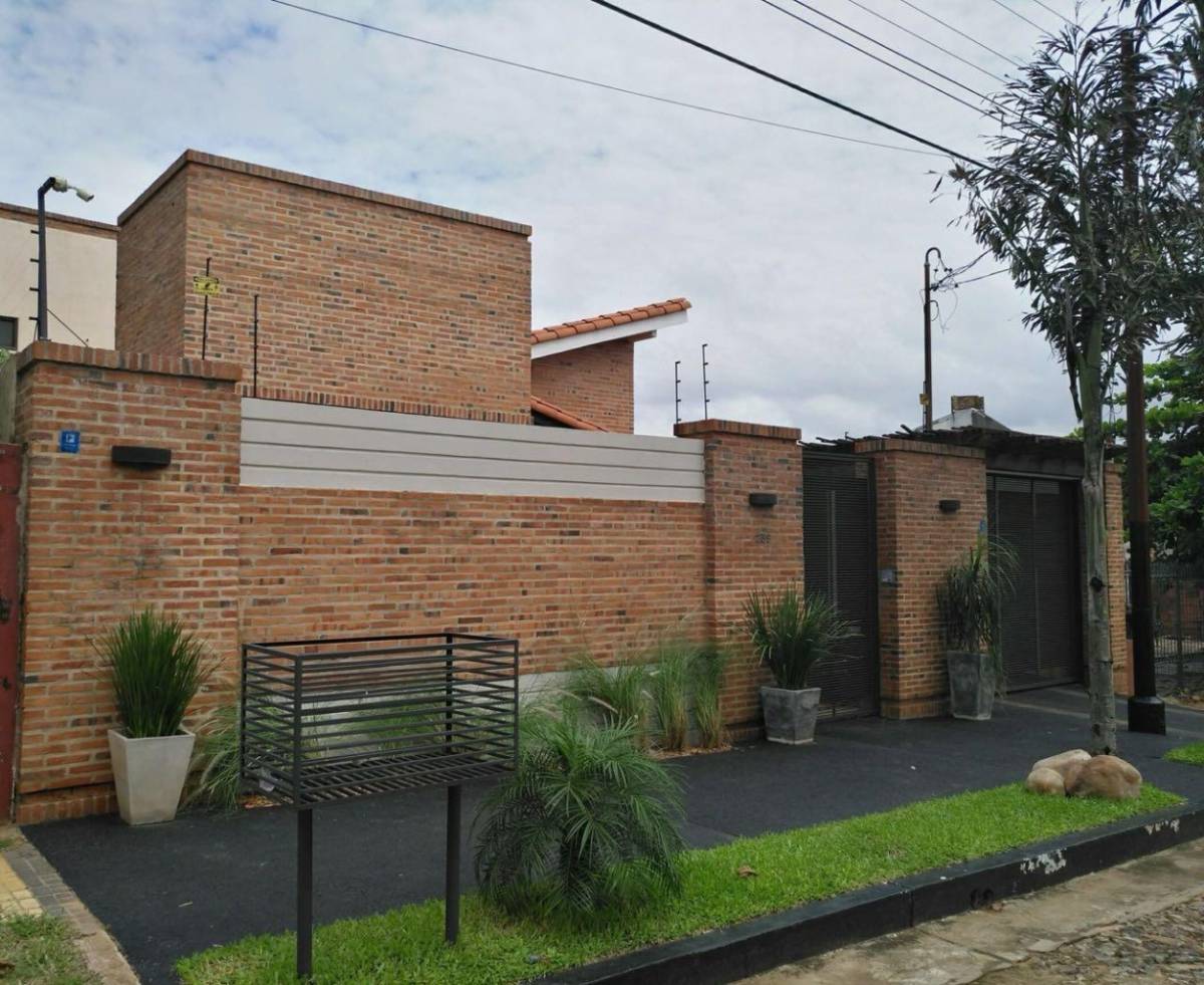 VENDO CASA EN BARRIO MBURUCUYA. Ref #T7CF5B - infocasas.com.py