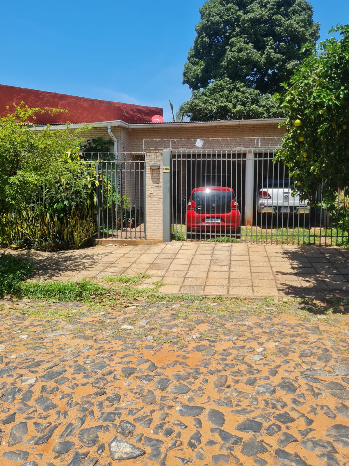 ALQUILO AMPLIA CASA TODO EN PLANTA BAJA VILLA AURELIA . Ref #AE347F - infocasas.com.py