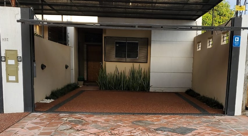 Alquilo Amplio Duplex con Piscina. Barrio Herrera. Ref #Z55749 - infocasas.com.py