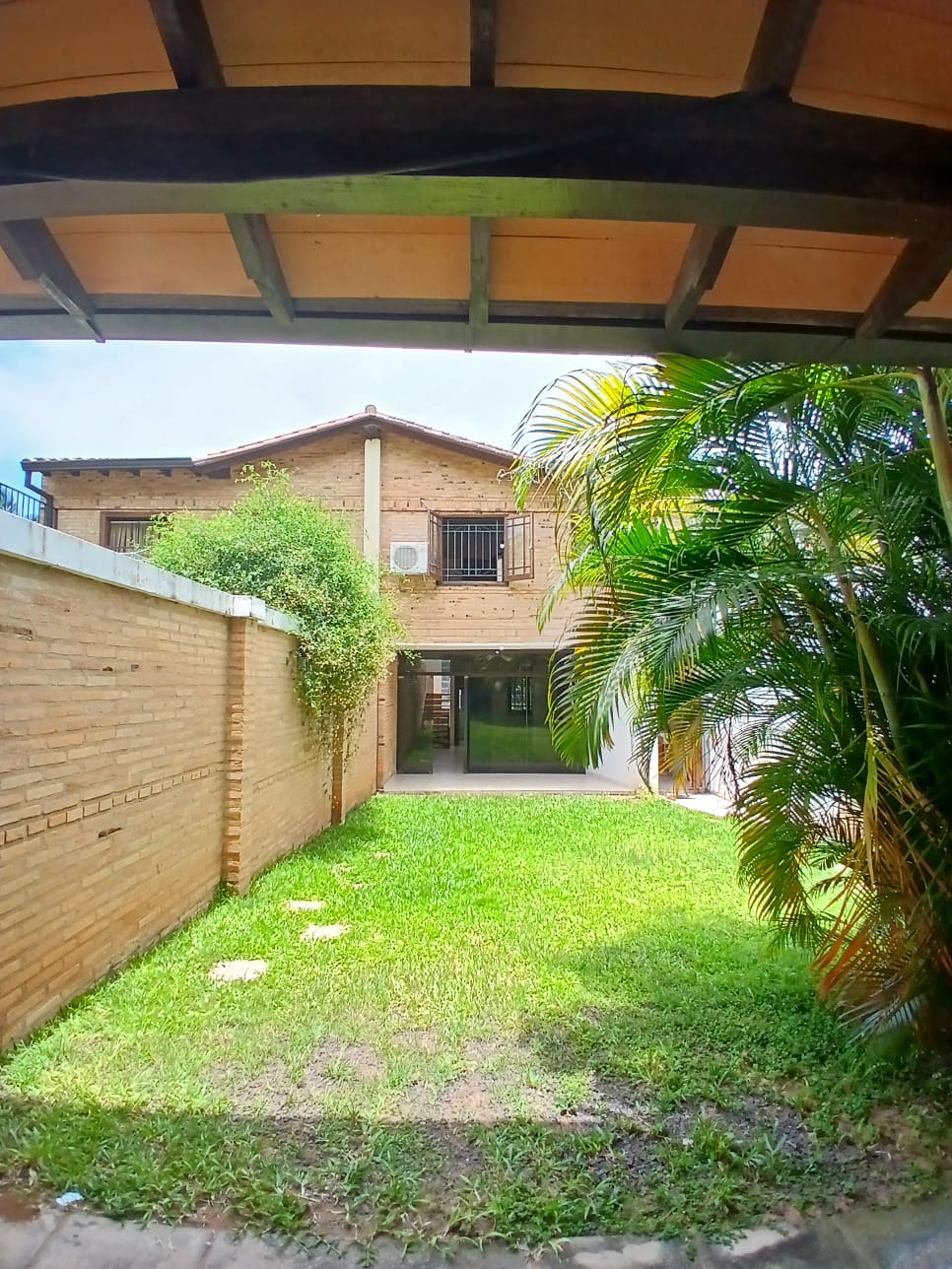 Alquilo Hermoso Duplex en Mburucuya. Ref #QF8FE1 - infocasas.com.py