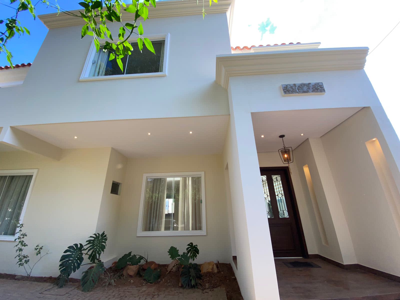 ALQUILO/ VENDO HERMOSA RESIDENCIA EN BO. MBURUCUYA.. Ref #L87FE2 - infocasas.com.py