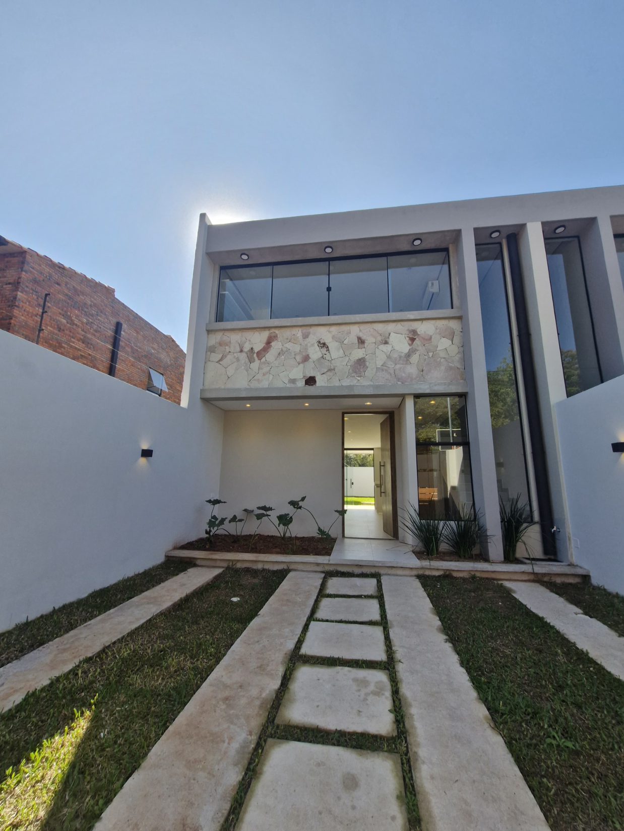 VENDO DUPLEX A ESTRENAR!!! MODERNO Y ELEGANTE. Ref #P61DAD