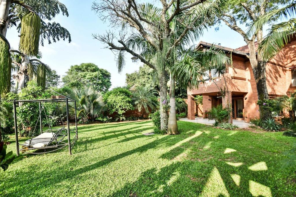 VENDO HERMOSA RESIDENCIA. Ref #HA268D - infocasas.com.py