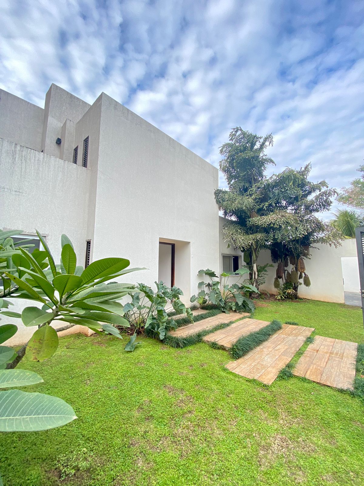ALQUILO HERMOSA RESIDENCIA EN BARRIO SEMINARIO. Ref #G2870D - infocasas.com.py