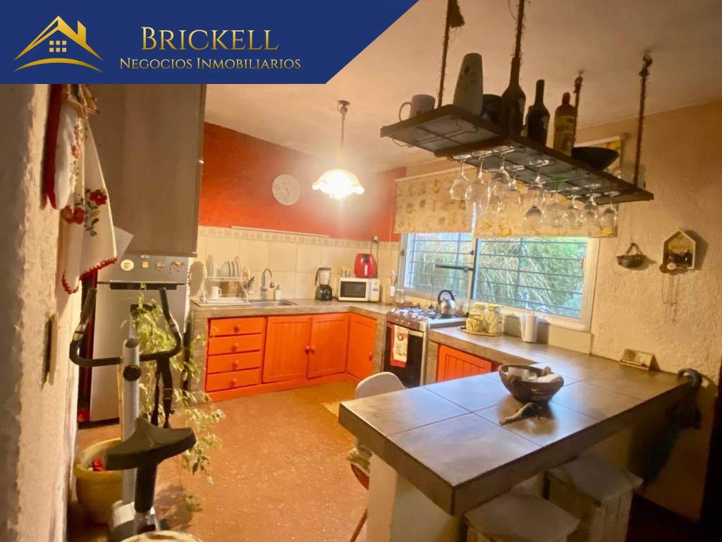 VENTA DE 2 CASAS EN MISMO PADRÓN EN LAGOMAR SUR. EXCELENTE PROPIEDAD UNA GRAN OPORTUNIDAD.. Ref ...