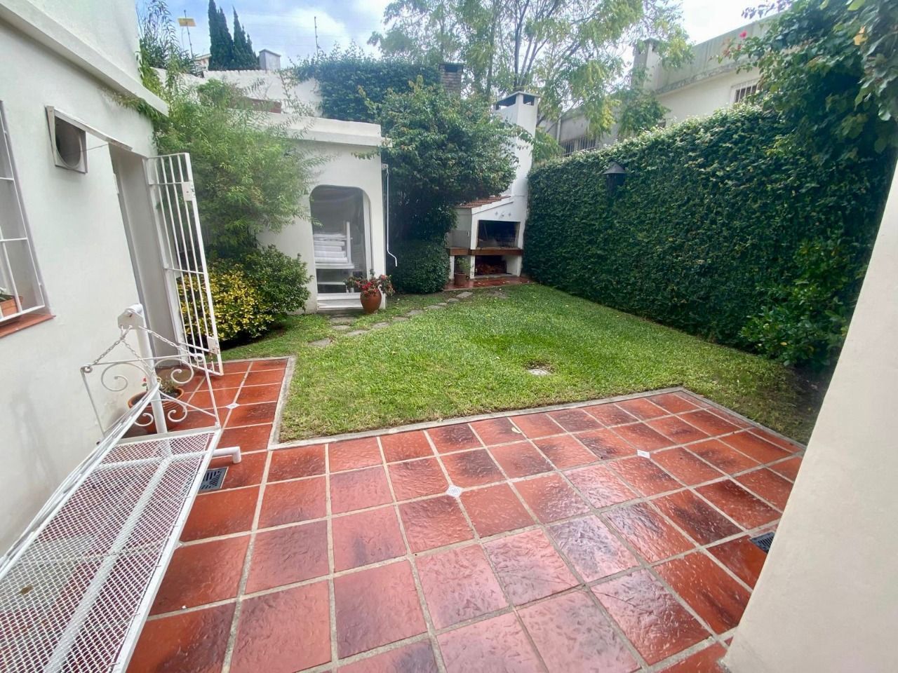 CASA EN VENTA DE 3 DORMITORIOS CON COCHERA EN PARQUE BATLLE. Ref #N892B1 - infocasas.com.uy