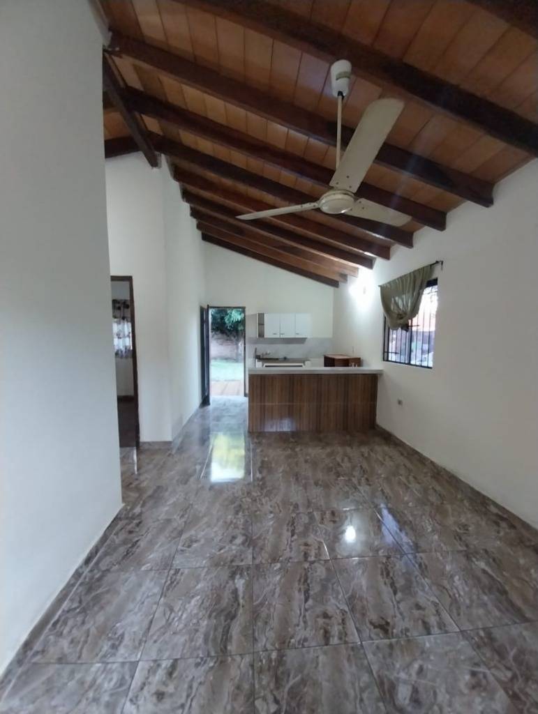VENDO CASA TIPO CHALET EN PA'I ÑU ÑEMBY. Ref #R6AF71 - infocasas.com.py