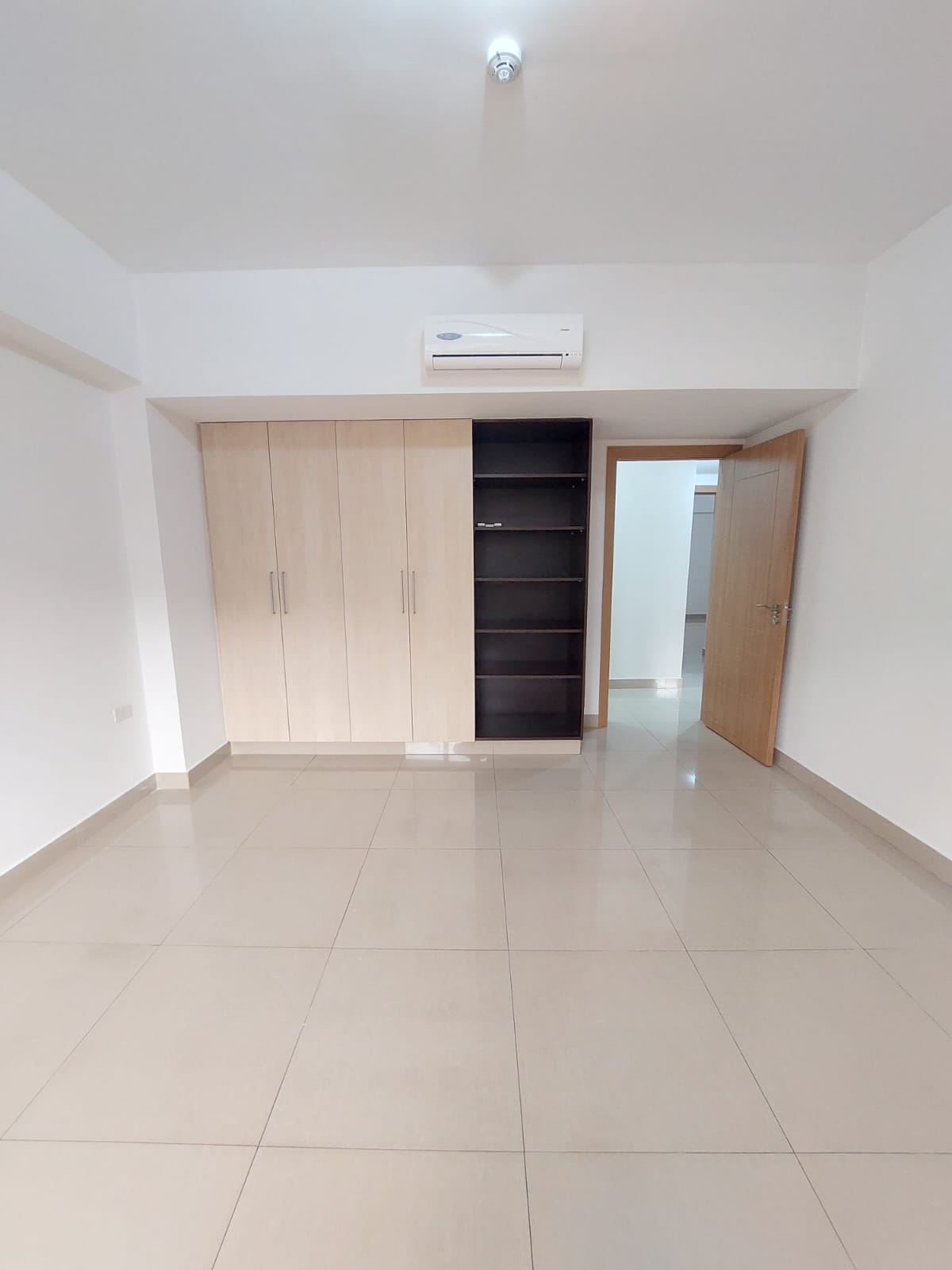 ALQUILO AMPLIO DEPARTAMENTO ZONA ASA . Ref #ZDB532 - infocasas.com.py