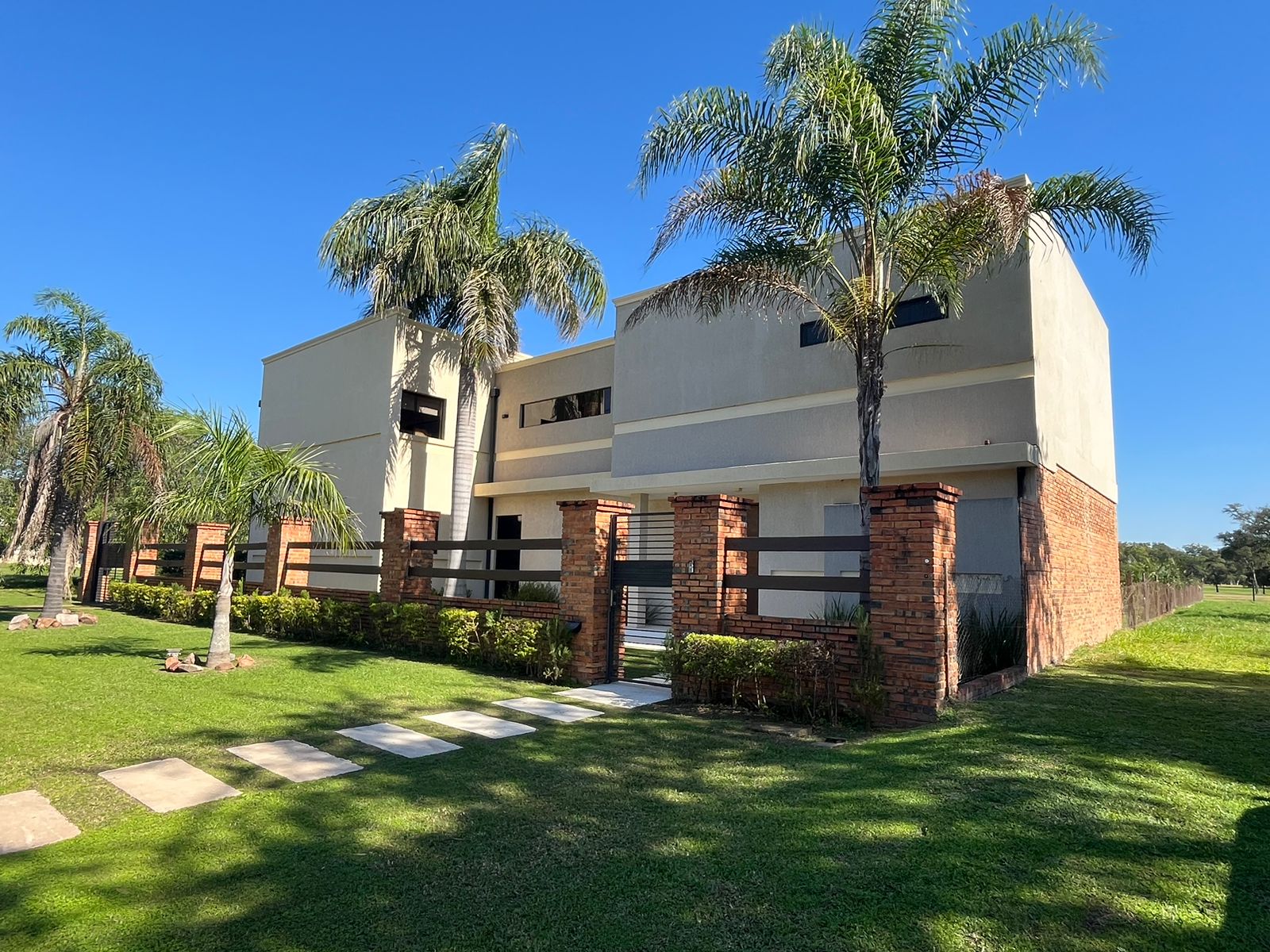 ALQUILO LINDA CASA EN MARIANO ROQUE ALONSO - EN SURUBI'I. Ref #T2F52F - infocasas.com.py