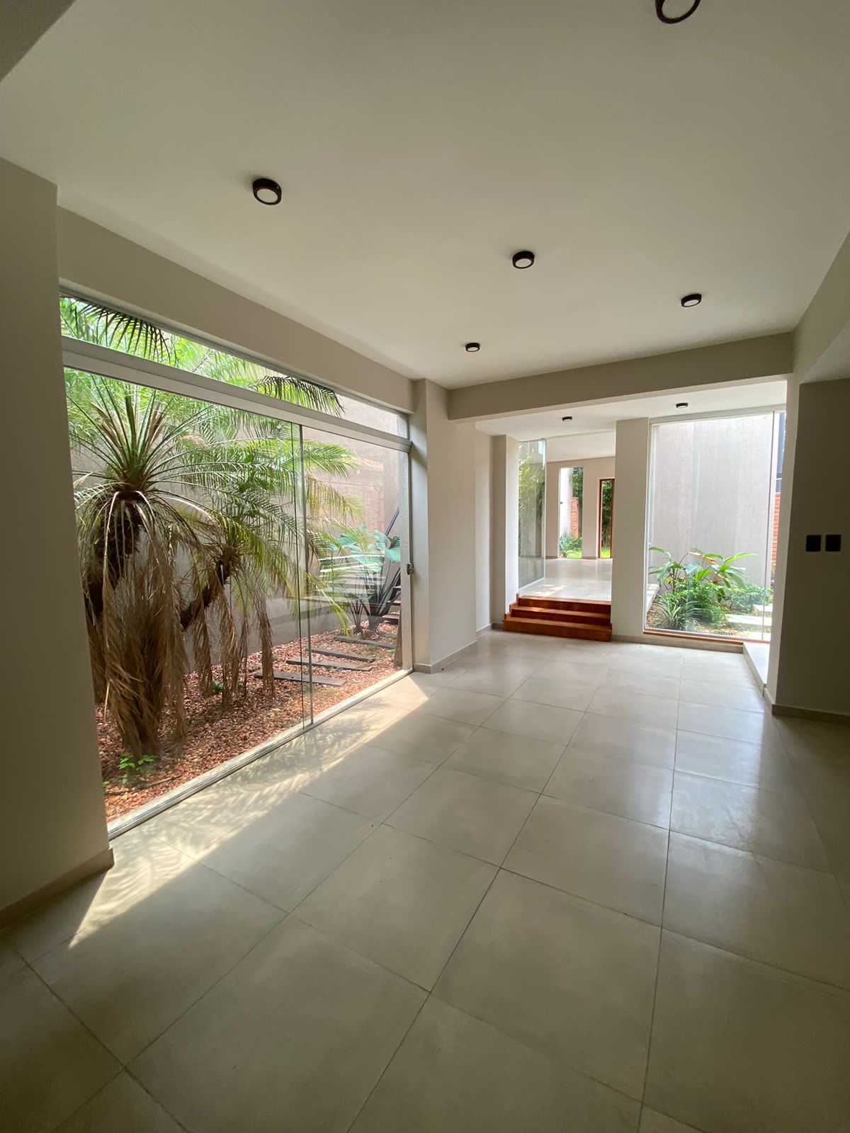 Casa Luminosa en Mburucuyá. Ref #CEF4EE - infocasas.com.py