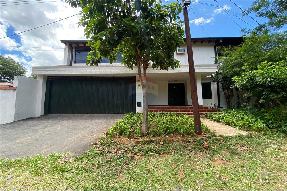 ALQUILO CASA AMOBLADA_ ZONA ALPHA COLLEGE. Ref #S7EE87 - infocasas.com.py