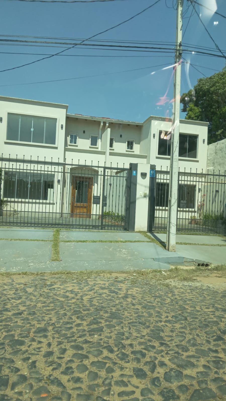 Alquilo hermoso duplex Barrio Mburucuya . Ref #H3B015