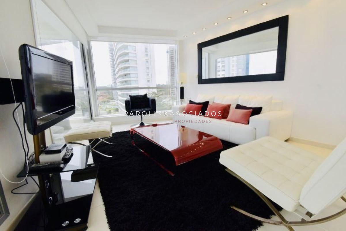 Apartamento en venta de 3 dormitorios en Season tower, Punta del Este.. Ref #E6FEE5