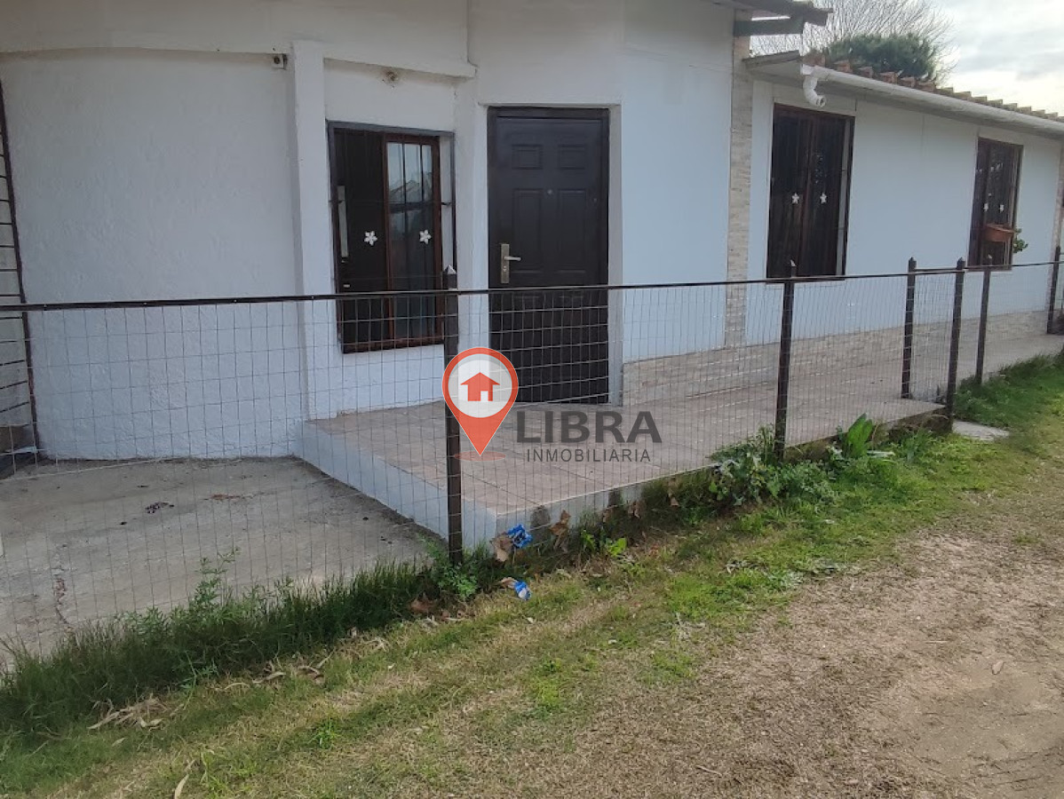 Se Alquila Casa 2 Dormitorios Muy Iluminada Patio Cochera En Capurro. Ref #K366C4 - infocasas.com.uy