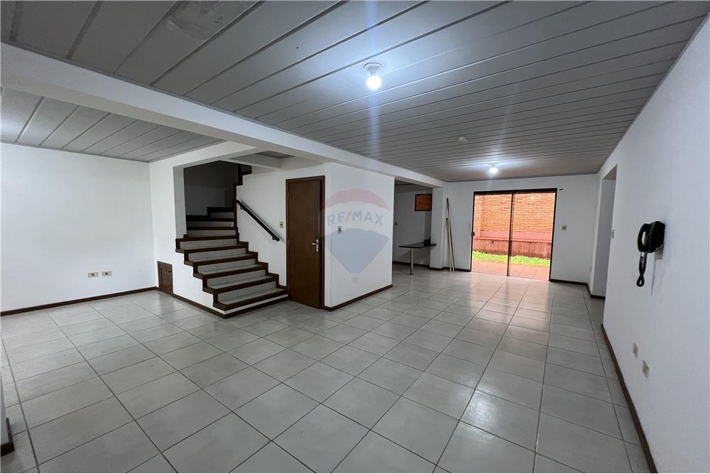 VENDO DUPLEX EN FERNANDO DE LA MORA ZONA NORTE. Ref #I80C8F