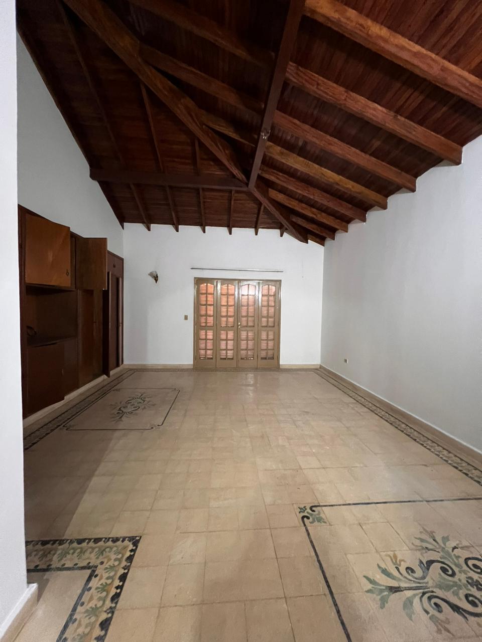 ALQUILO/VENDO AMPLIA CASA IDEAL PARA OFICINA O VIVIENDA EN YCUA SATI. Ref #H9B2F1 - infocasas.com.py