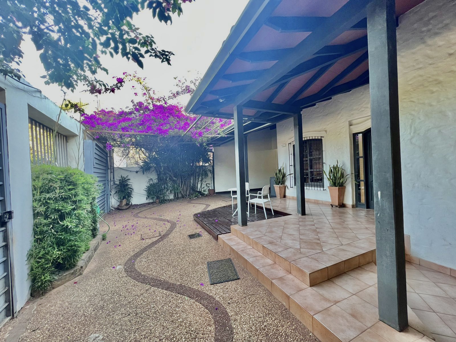 HERMOSA CASA A LA VENTA EN VILLA AURELIA. Ref #P36954 - infocasas.com.py