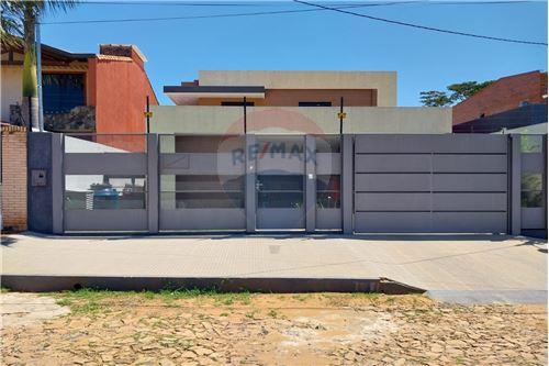Vendo Casa en Fernando de la Mora Zona Sur. Ref #W7FE4F - infocasas.com.py