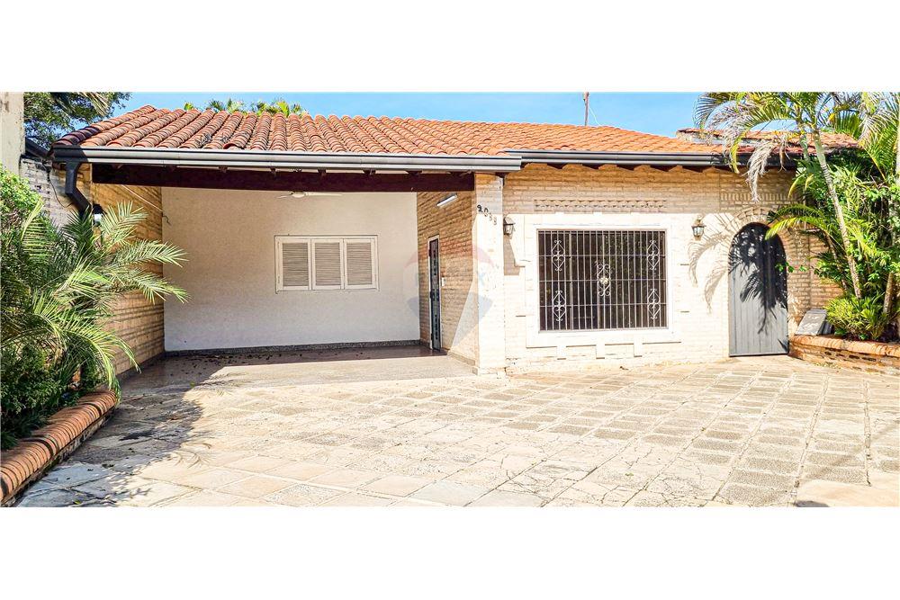 ALQUILO HERMOSA CASA EN BARRIO SAN VICENTE. Ref #A46D6F - infocasas.com.py