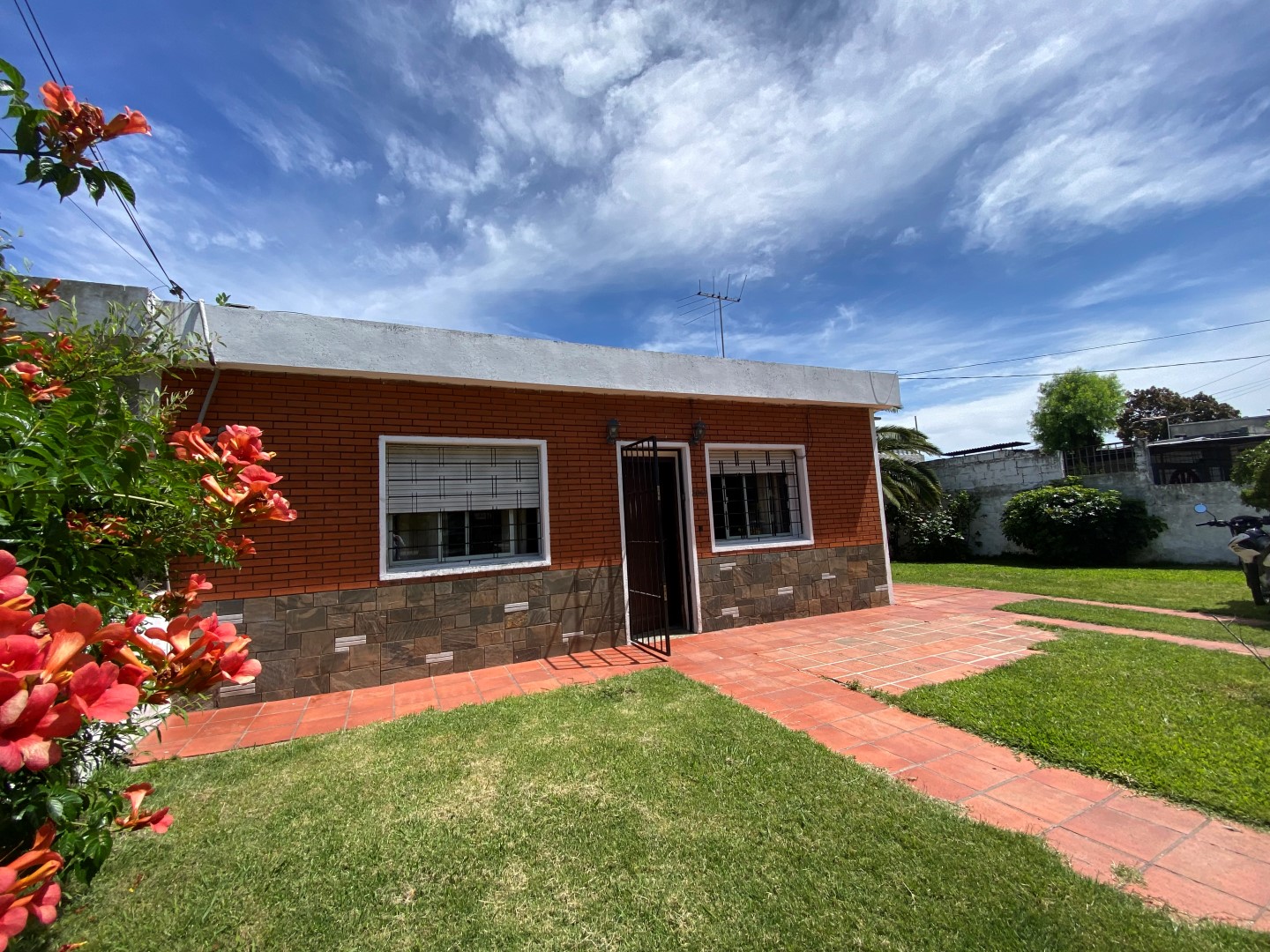 VENTA DE CASA 2 DORMITORIOS MALVIN NORTE. Ref #ZEA6FD - infocasas.com.uy