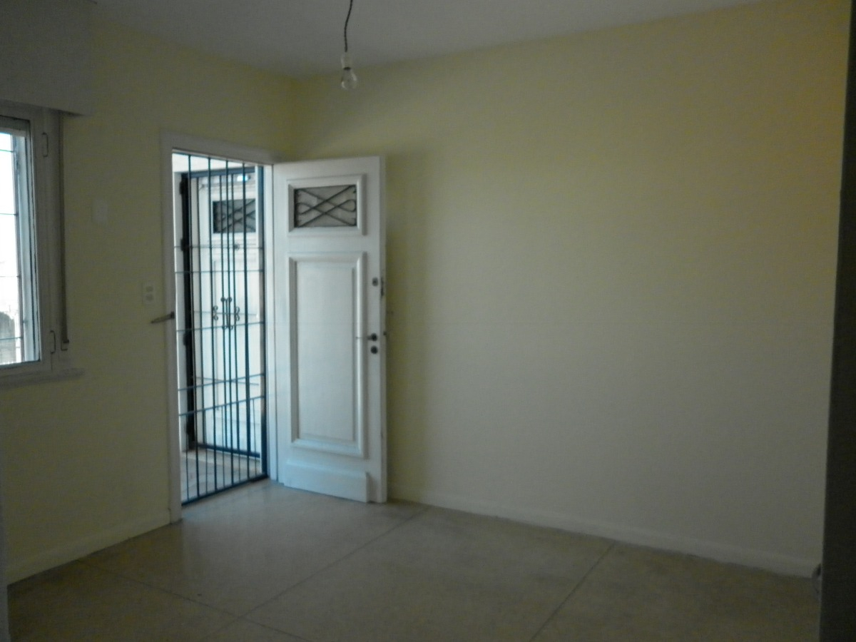 Alquilo casa ph de 1 dormitorio, union.. Ref #QA0036